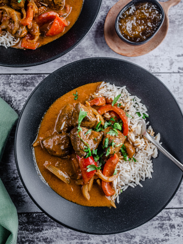 Wild wood pigeon & red pepper balti
