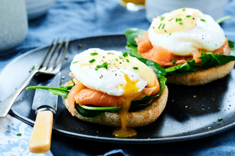 how to cook eggs royale